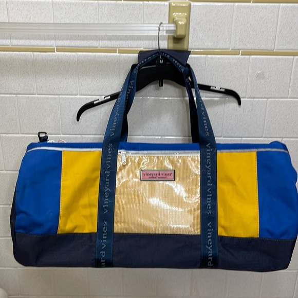 Vineyard Vines | Bags | Vineyard Vines Marthas Vineyard Large Duffle Bag Travel Approx 26x2 ...